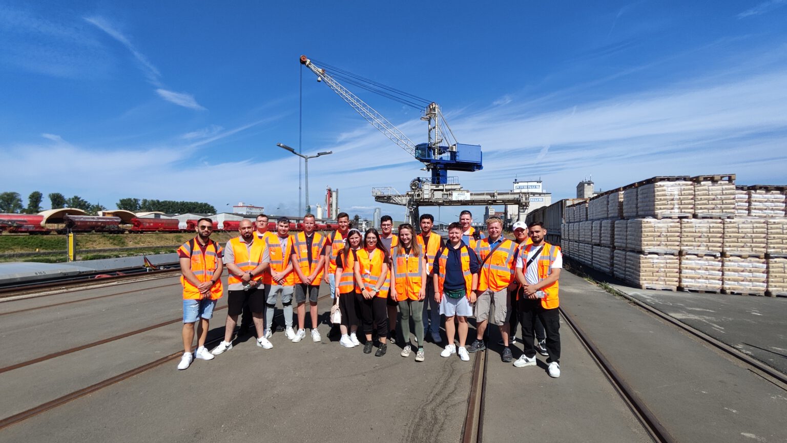 Von der Theorie zur Praxis: Erkundung des Güterumschlags im Hanauer ...